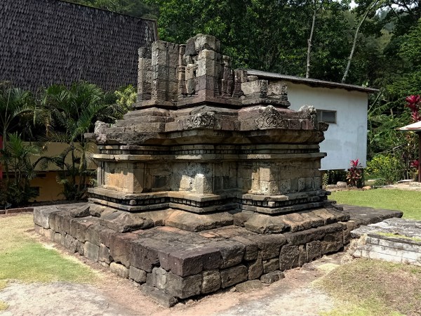 Reruntuhan Candi Songgoriti Di Kota Wisata Batu – akulily